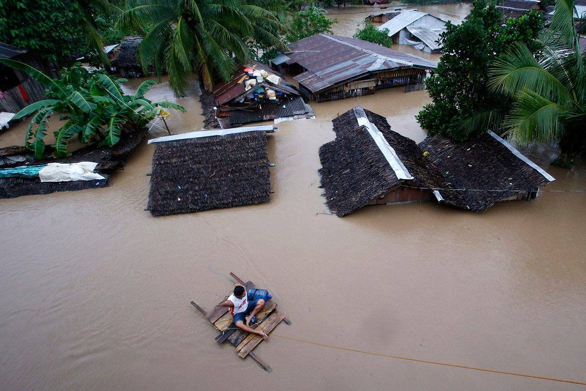 Dramatic Photos Of Floods And Landslides In The Philippines