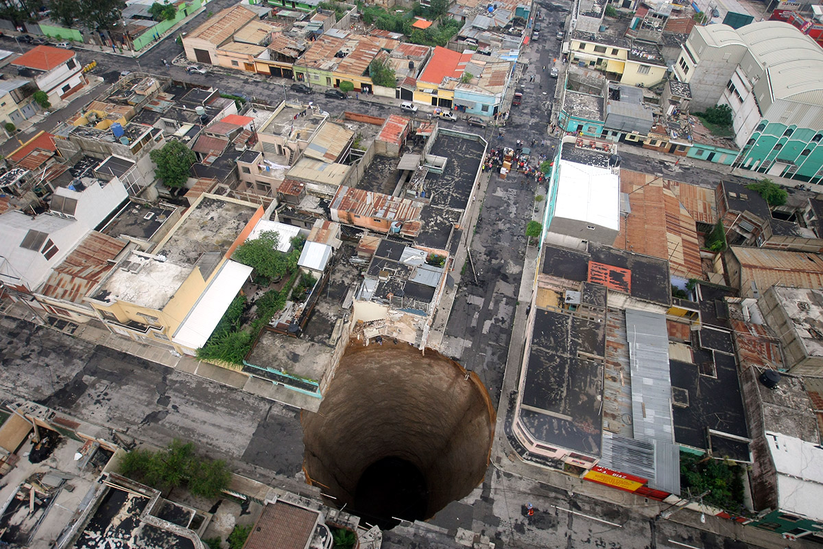 Road Closed Sinkholes Collapsed Streets And Homes Swallowed By Huge Road Closed Sinkholes Collapsed Streets And Homes Swallowed By Huge
