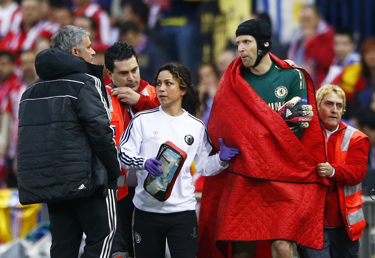 Chelsea Manager Jose Mourinho Says Petr Cech Faces Surgery | IBTimes UK