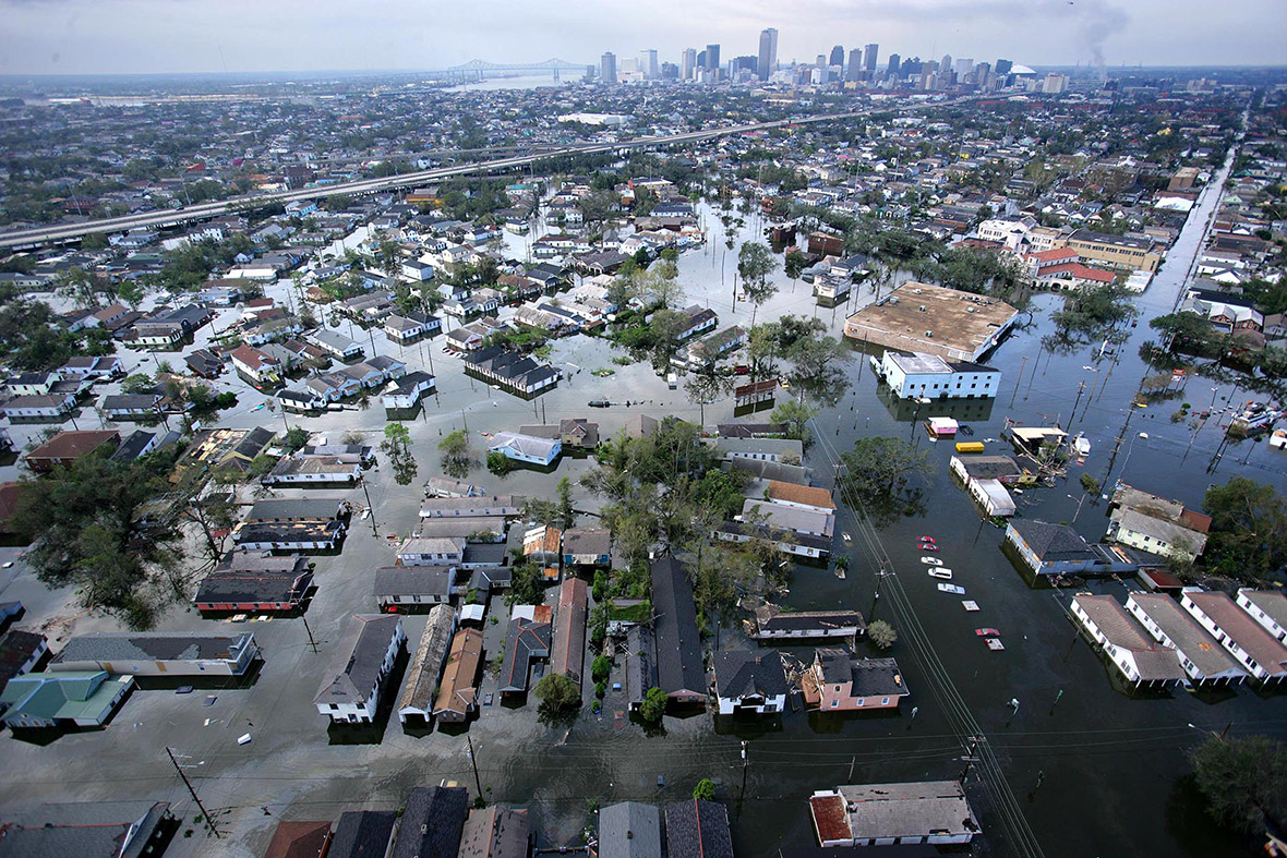 Hurricane Katrina: Powerful Photos of the Storm that Devastated New ...