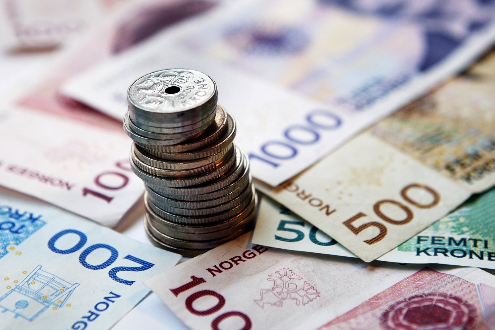 Norwegian Krone Falls To Multi Year Lows Against Pound Dollar And Euro
