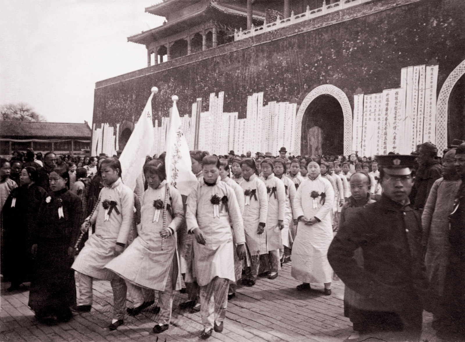 China: Lost Photos Showing Everyday Life in Early 1900s Beijing ...