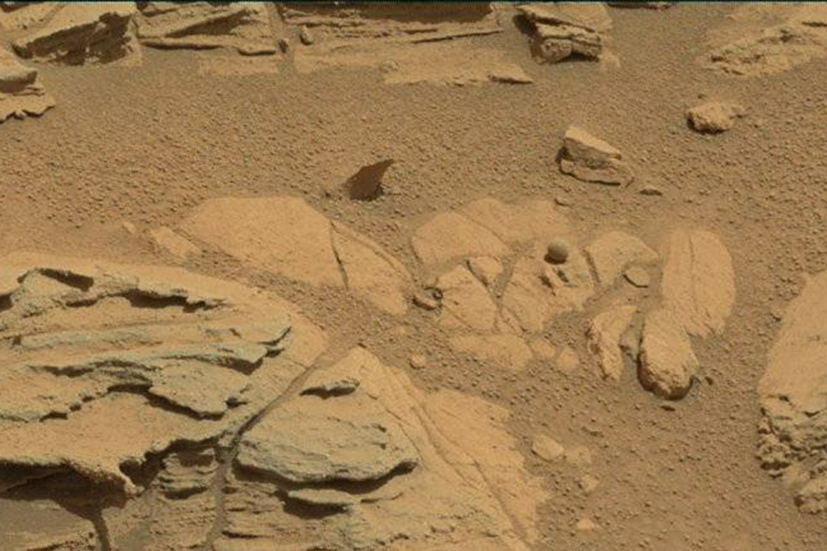 Bizarre Things Spotted on Mars: Ball, Traffic Lights, Faces, Finger and ...