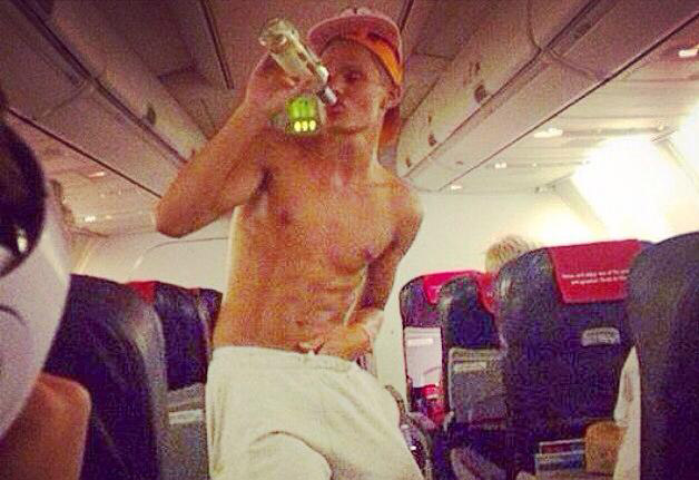 Passenger Shaming: Former Flight Attendant Publishes Photos of Bad ...