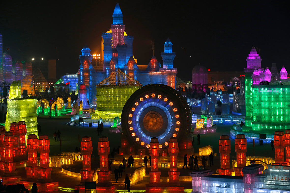 A city made of ice: Spectacular ice sculptures at the 2015 Harbin ...