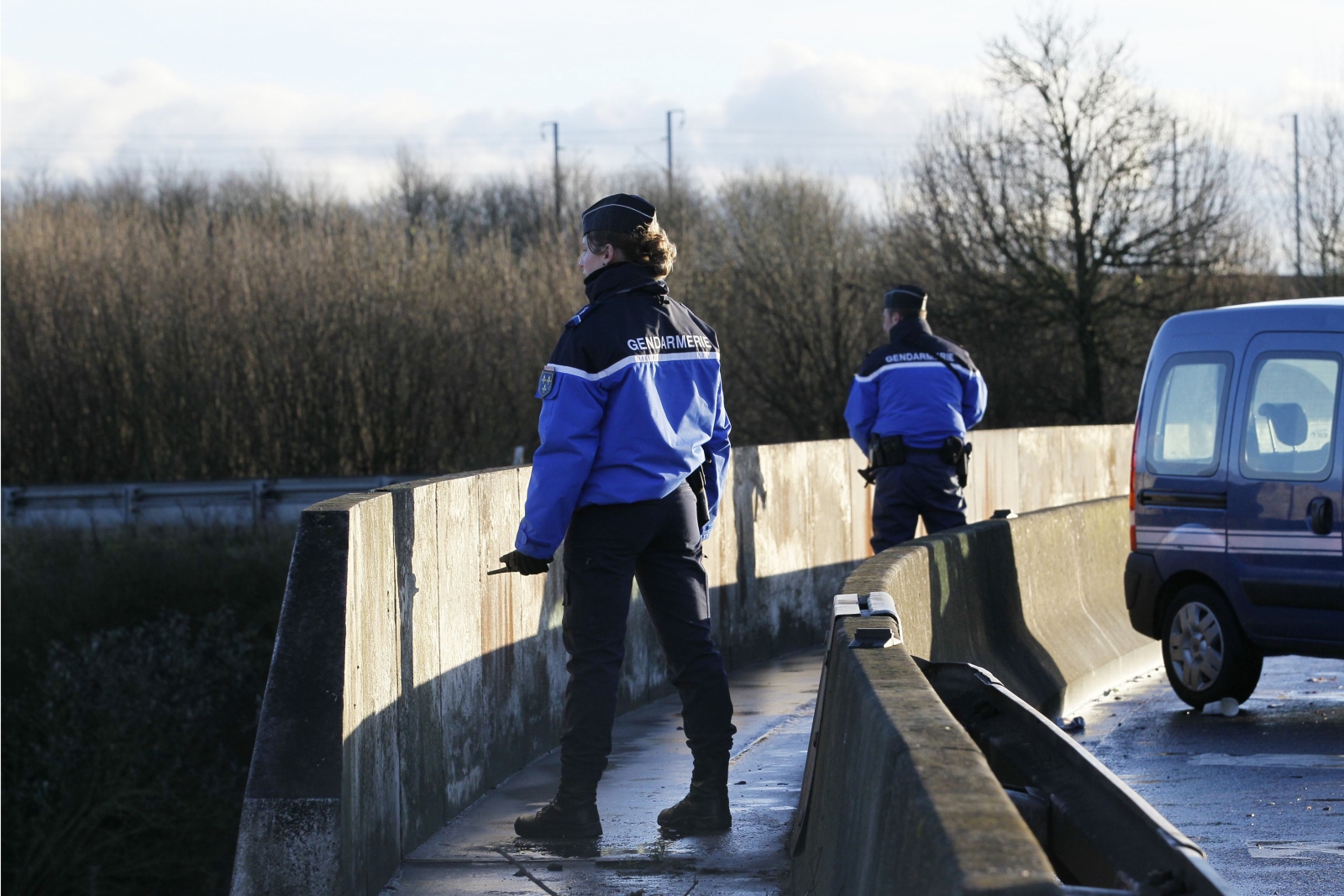 Charlie Hebdo shooting: French police converge on small town after ...