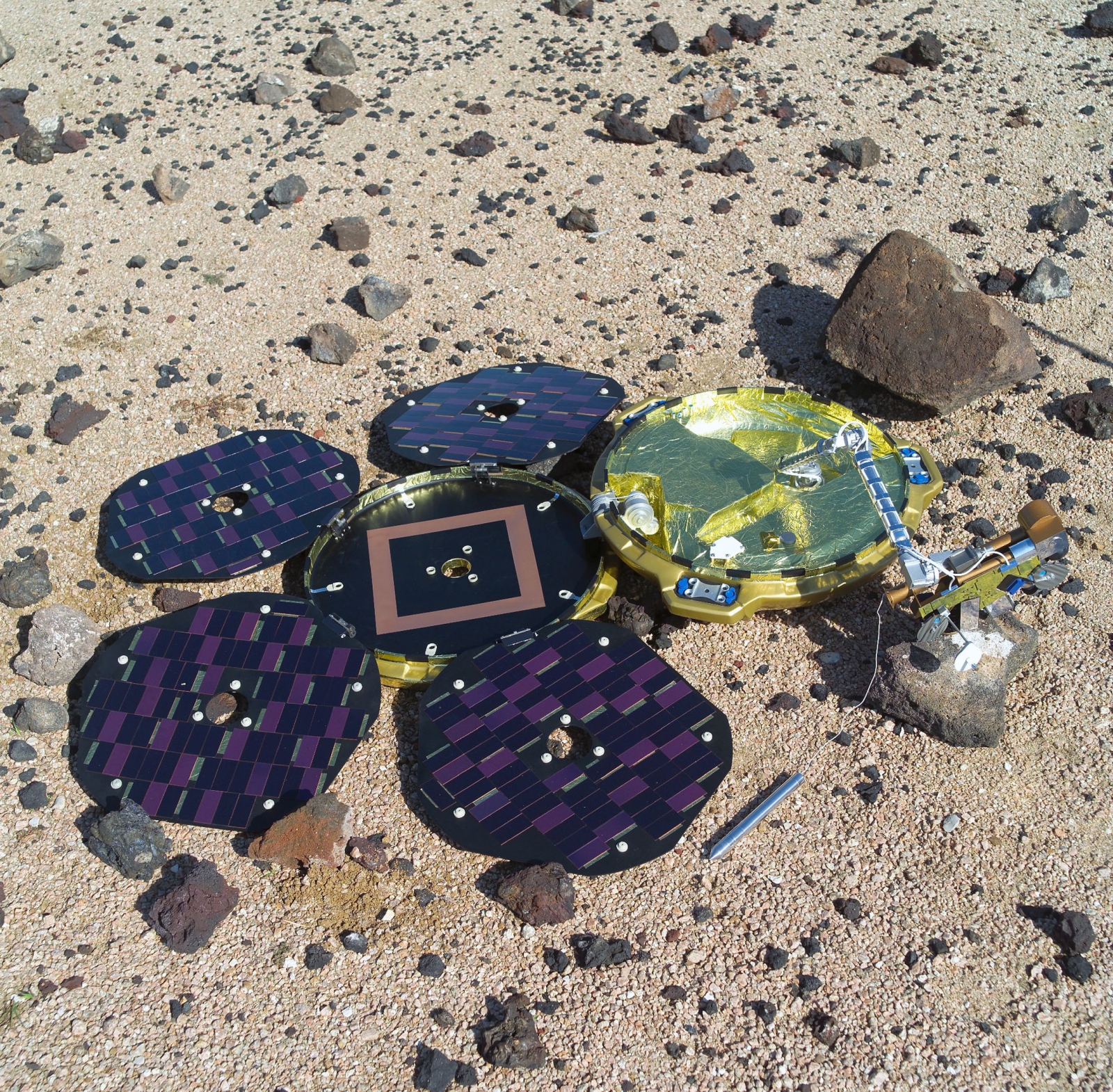 Beagle 2 mystery solved: Nasa photos show probe's graveyard following ...