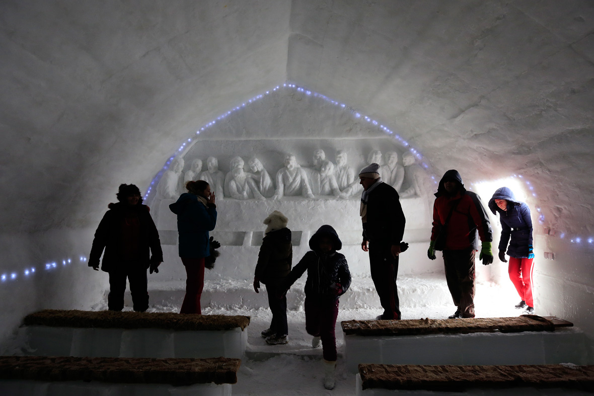 Cool wedding venue: Church made of ice opens at Balea Lac Ice Hotel in ...