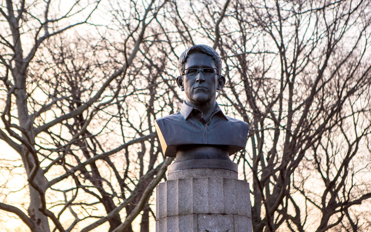 New York: Guerrilla artists leave Edward Snowden statue in Fort Greene ...