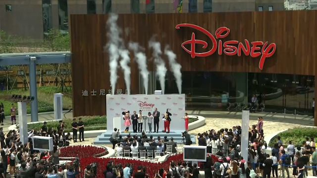 China: World's largest Disney store opens in Shanghai | IBTimes UK
