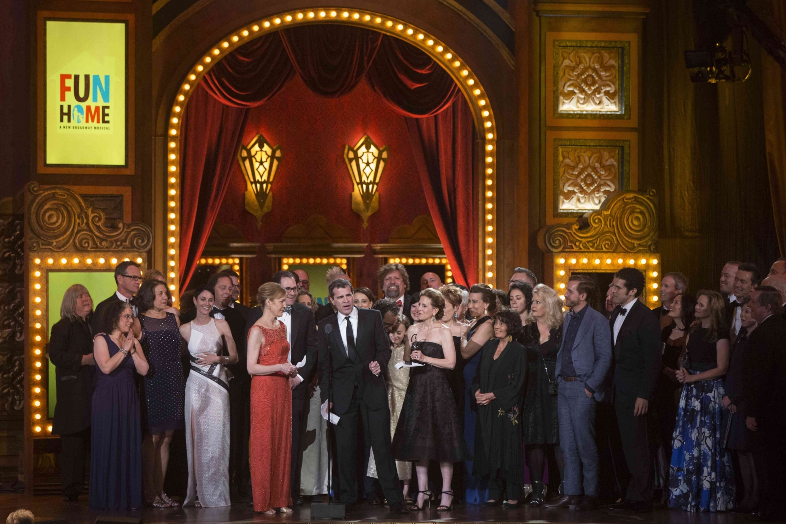 Helen Mirren and musical Fun Home win top Tony Awards | IBTimes UK