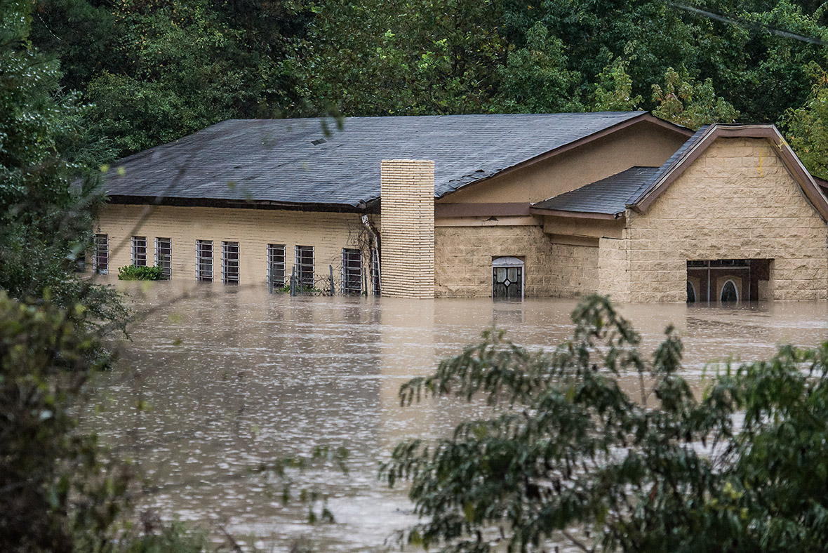 South Carolina flooding: 11 killed after 2ft of rain falls in three ... South Carolina flooding: 11 killed after 2ft of rain falls in three ...