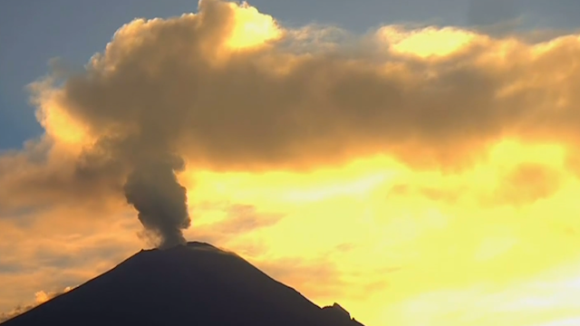 Popocatepetl volcano in Mexico erupts spewing ash and smoke [video ...