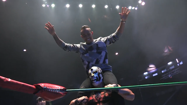 Lewis Hamilton takes on wrestling star Mistico at Mexican Fiesta ...