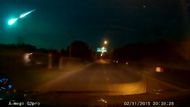 Thailand: Video captures burning meteor as it lights up the sky ...