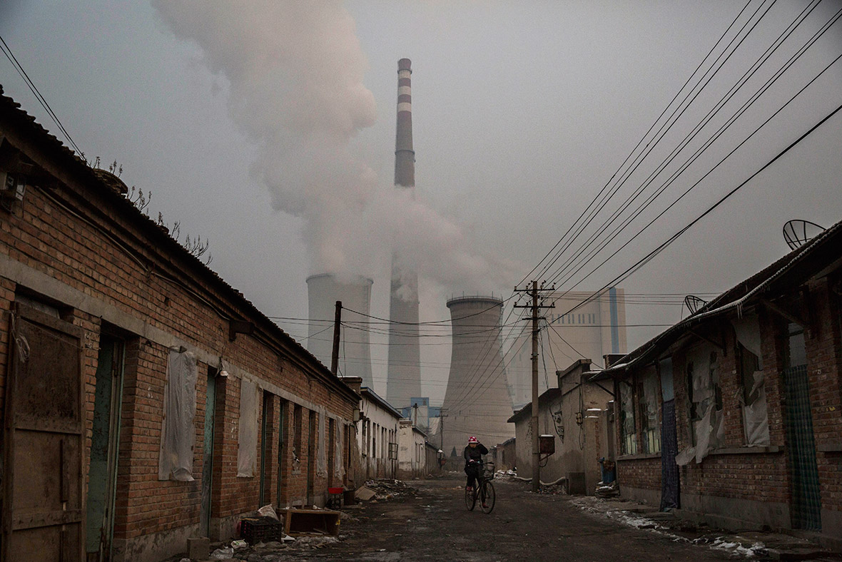 COP21: Thick smog veils Beijing during extreme pollution alert