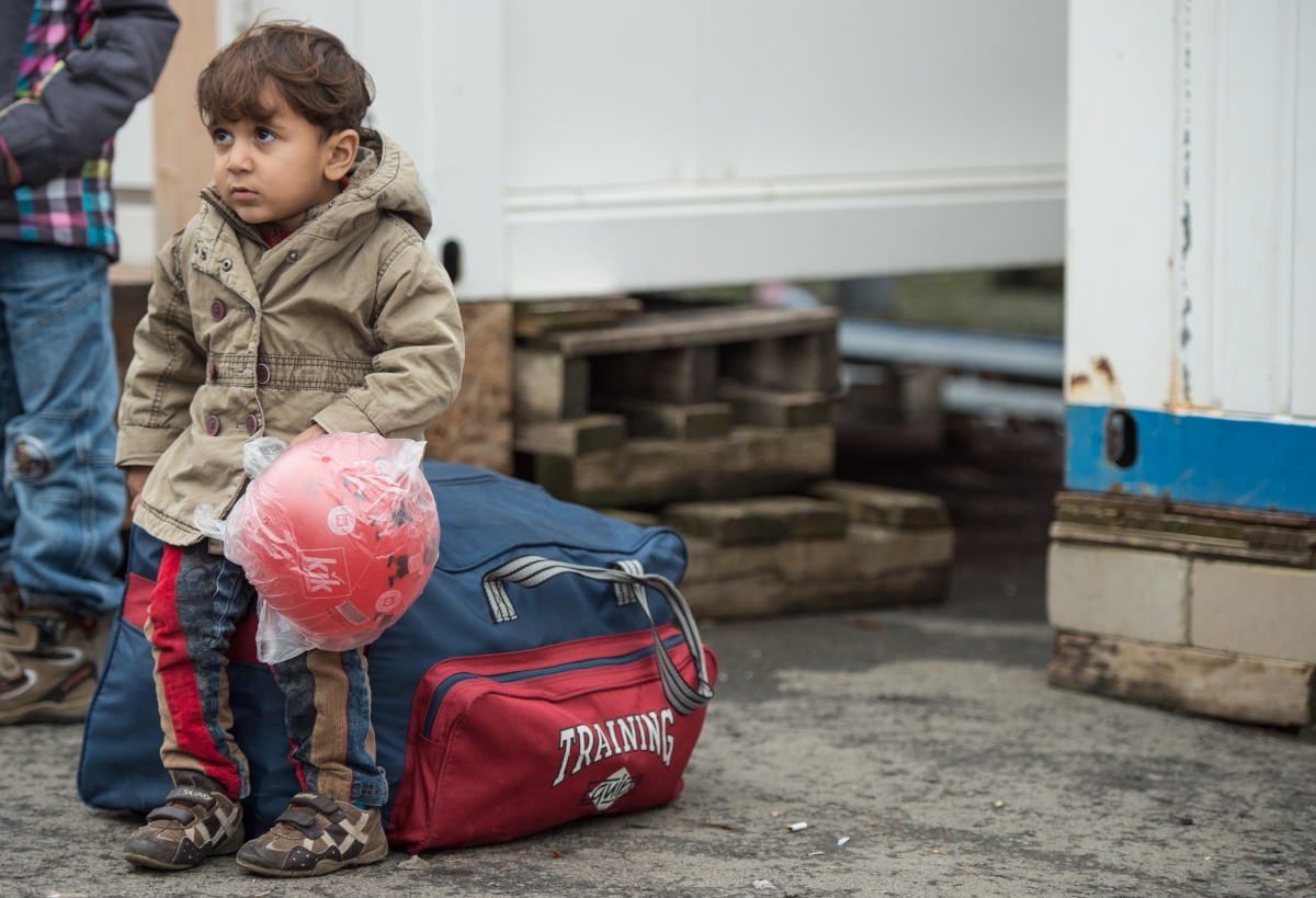 Refugee crisis: 'UK must accept 3,000 children at risk from ...