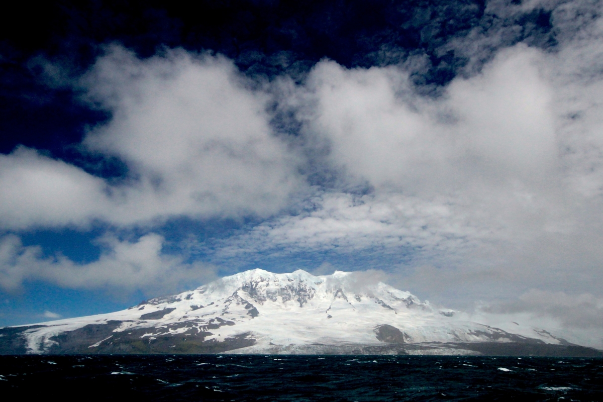 Australia's only active volcano cluster erupts with Big Ben spewing ...