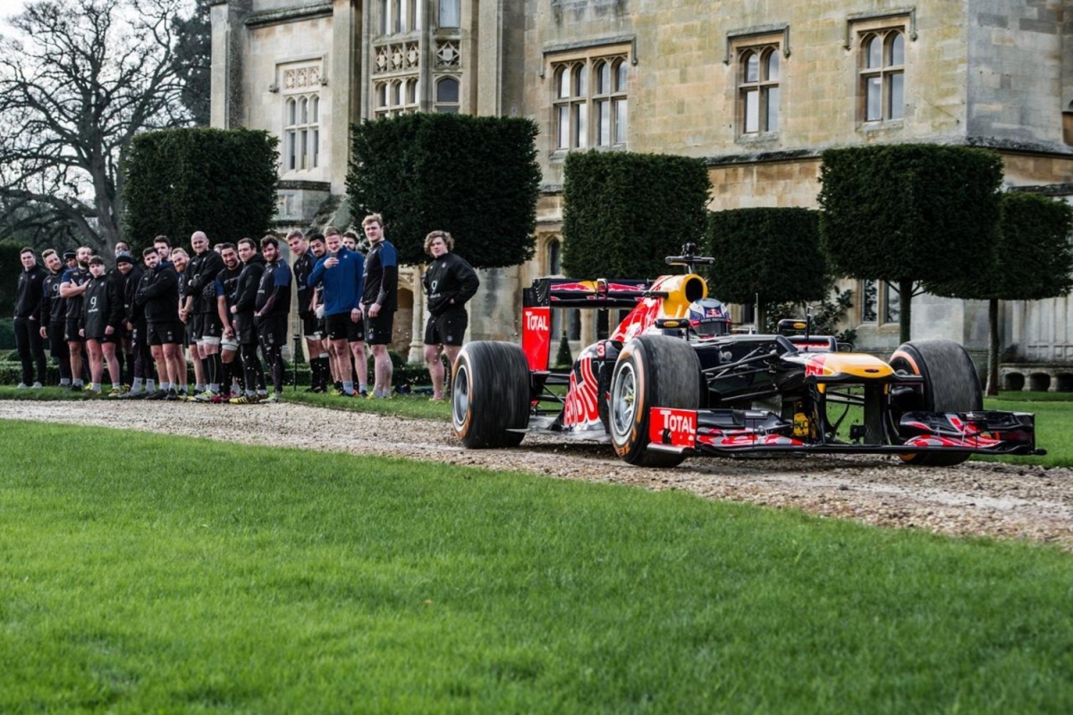 Watch Bath rugby players take on Red Bull F1 car in a scrum - but who ...