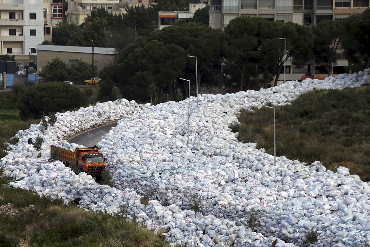 Lebanon: Beirut's huge piles of trash continue to grow after plan to ...