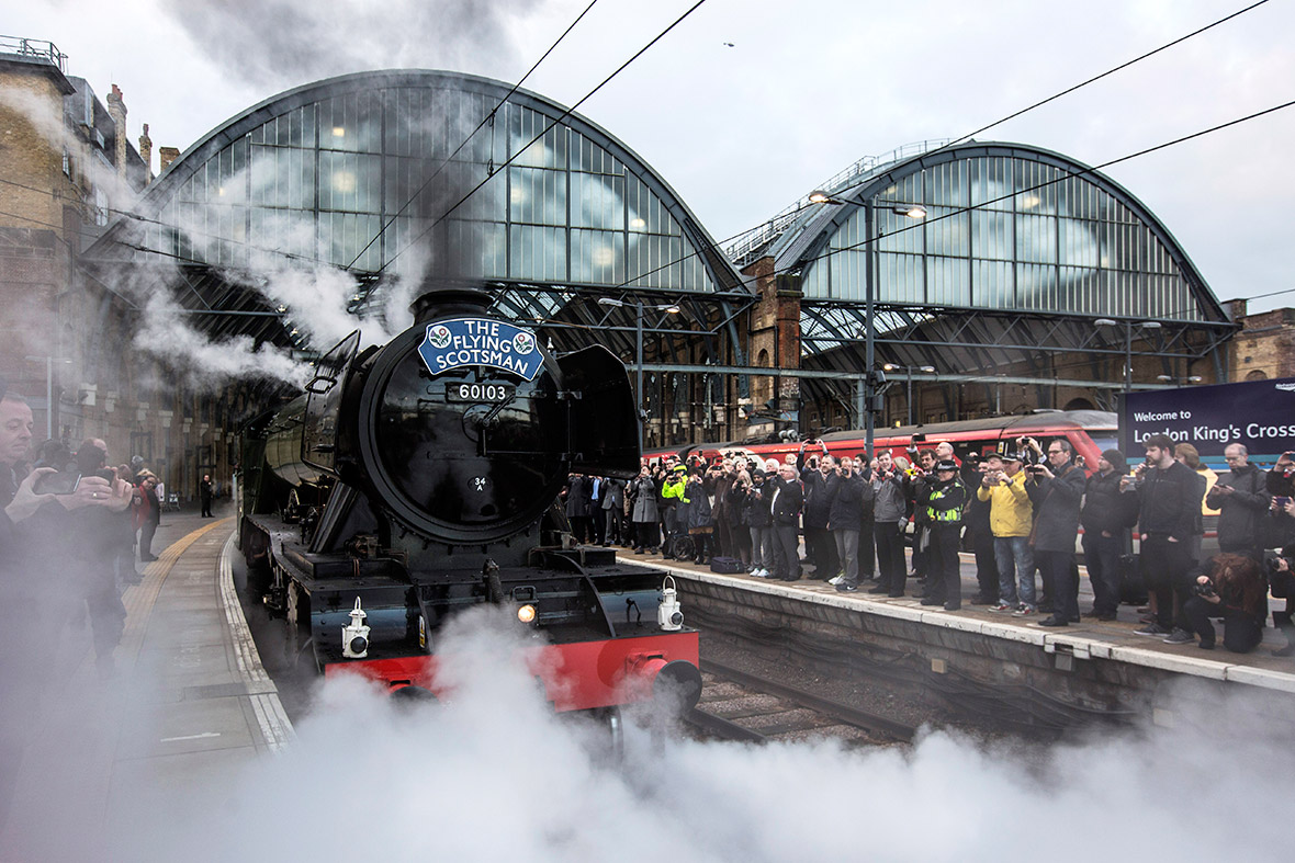 Flying Scotsman: World famous steam locomotive makes glorious return