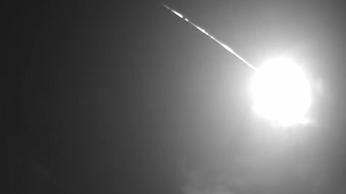 Watch a meteor shoot across British skies | IBTimes UK