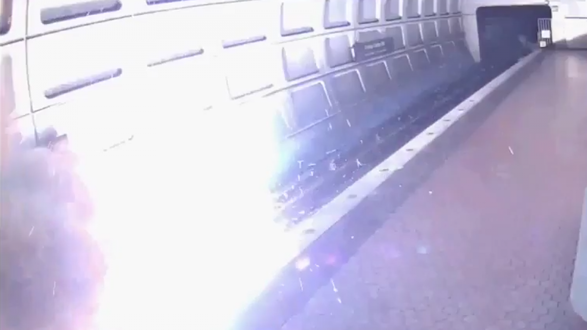 CCTV captures fiery explosion on Washington DC Metro | IBTimes UK