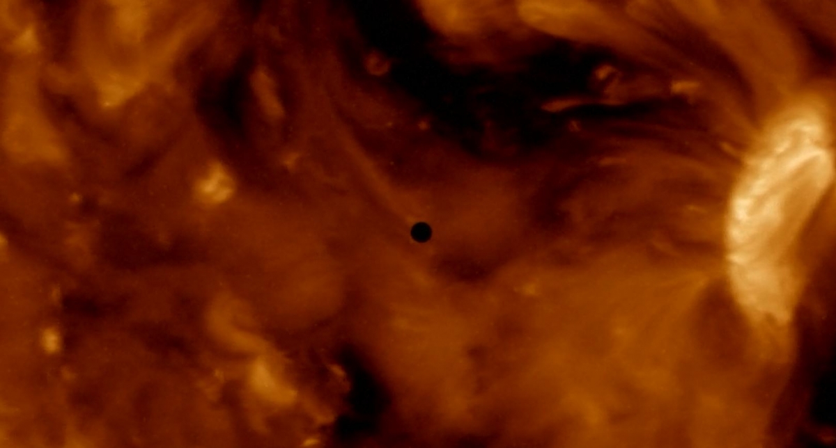 Watch Mercury sail across the face of the sun in rare celestial event ...