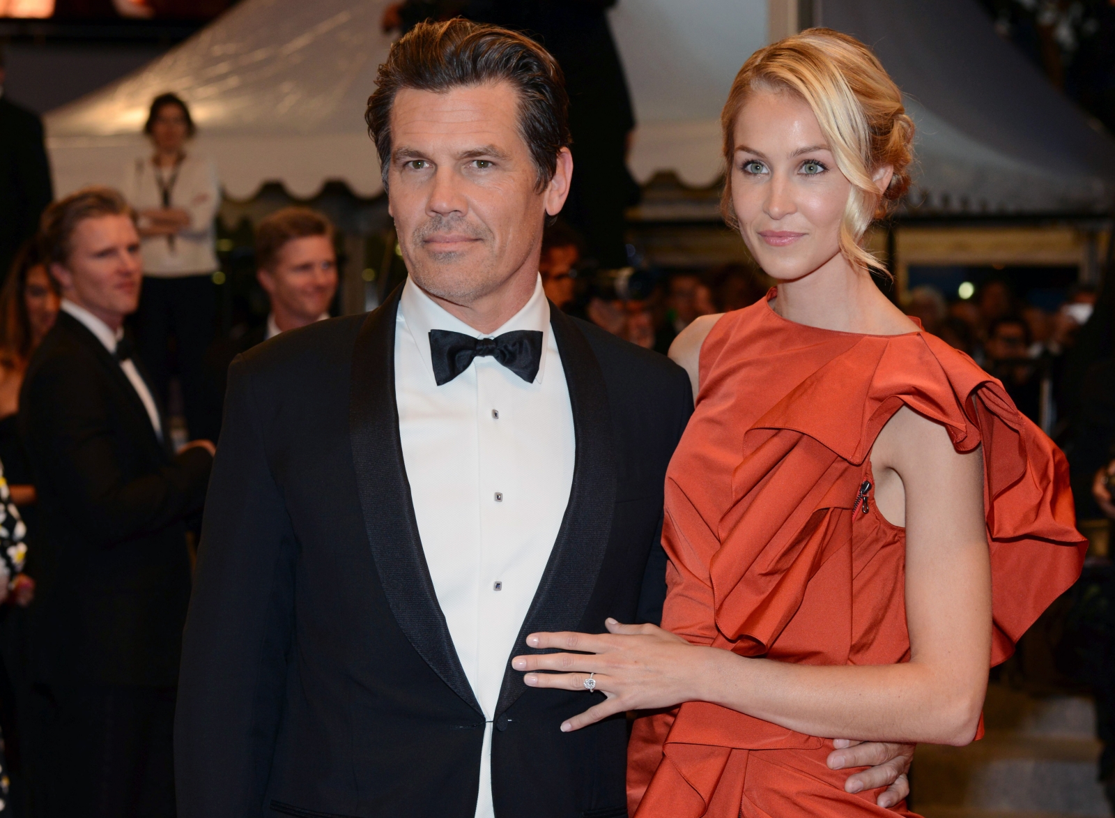 Josh Brolin weds Kathryn Boyd in a romantic wedding ceremony in North ...