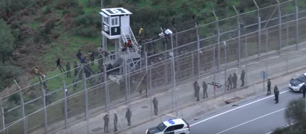 Migrant crisis: 400 migrants storm Spanish Ceuta enclave