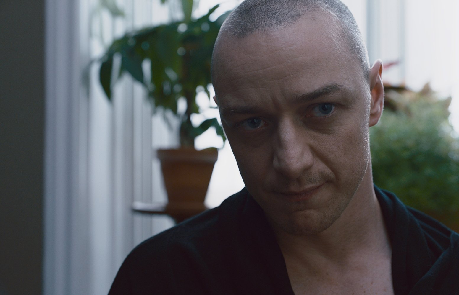 Split Review James McAvoy Makes M Night Shyamalan s Thriller turned