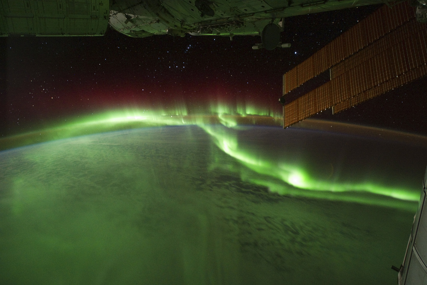 World's first commercial aurora flight leaves sky gazers in awe of ...