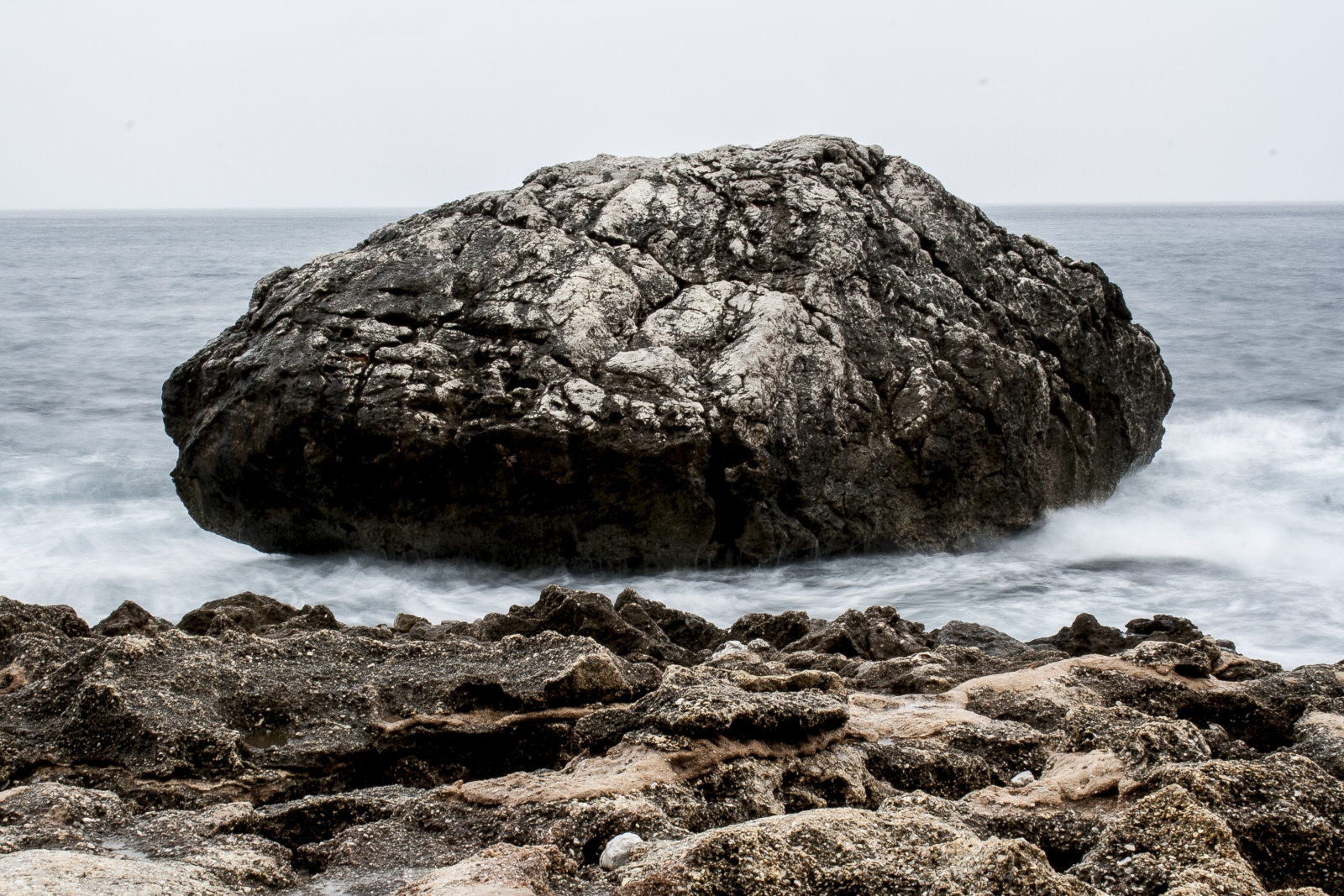 Mystery floating rocks: Weird phenomenon where stones don't sink ...