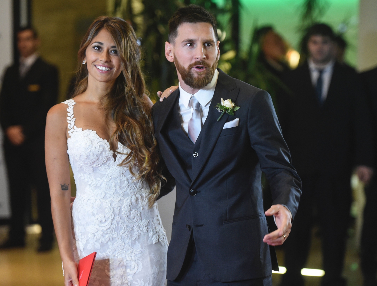 Lionel Messi Marries Childhood Sweetheart Antonella Roccuzzo See Lionel Messi Marries Childhood Sweetheart Antonella Roccuzzo See