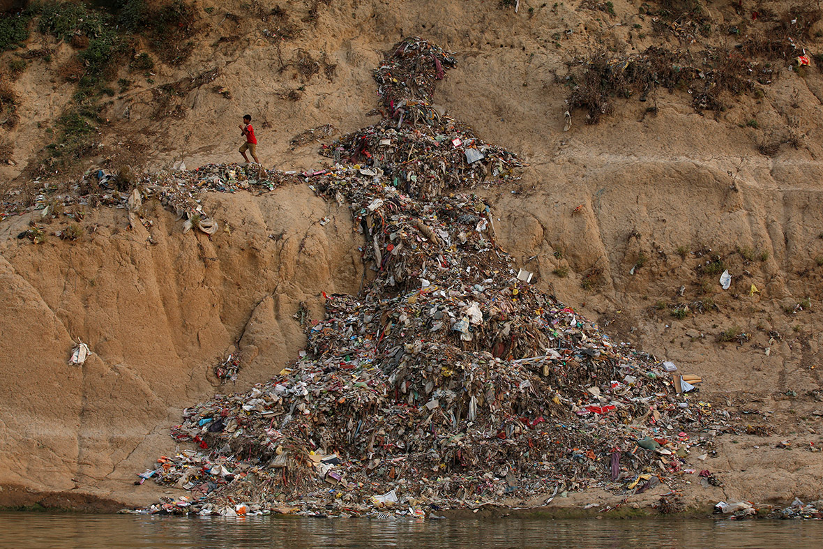 Photos show how industrial pollution and human waste are killing India ...