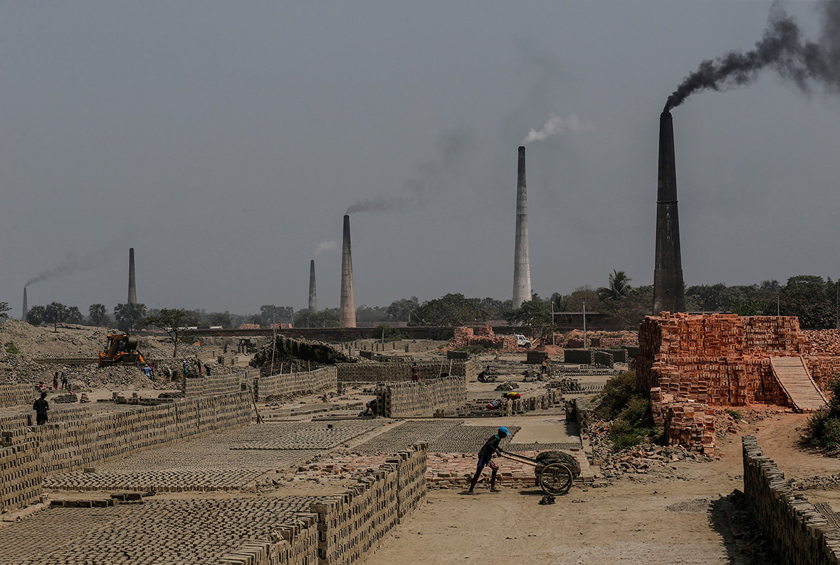 Photos show how industrial pollution and human waste are killing India ...