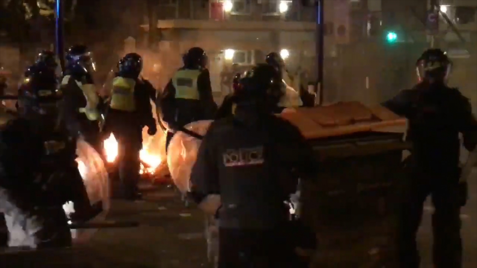 Rashan Charles protest: Video shows rioters turn violent, barricade ...