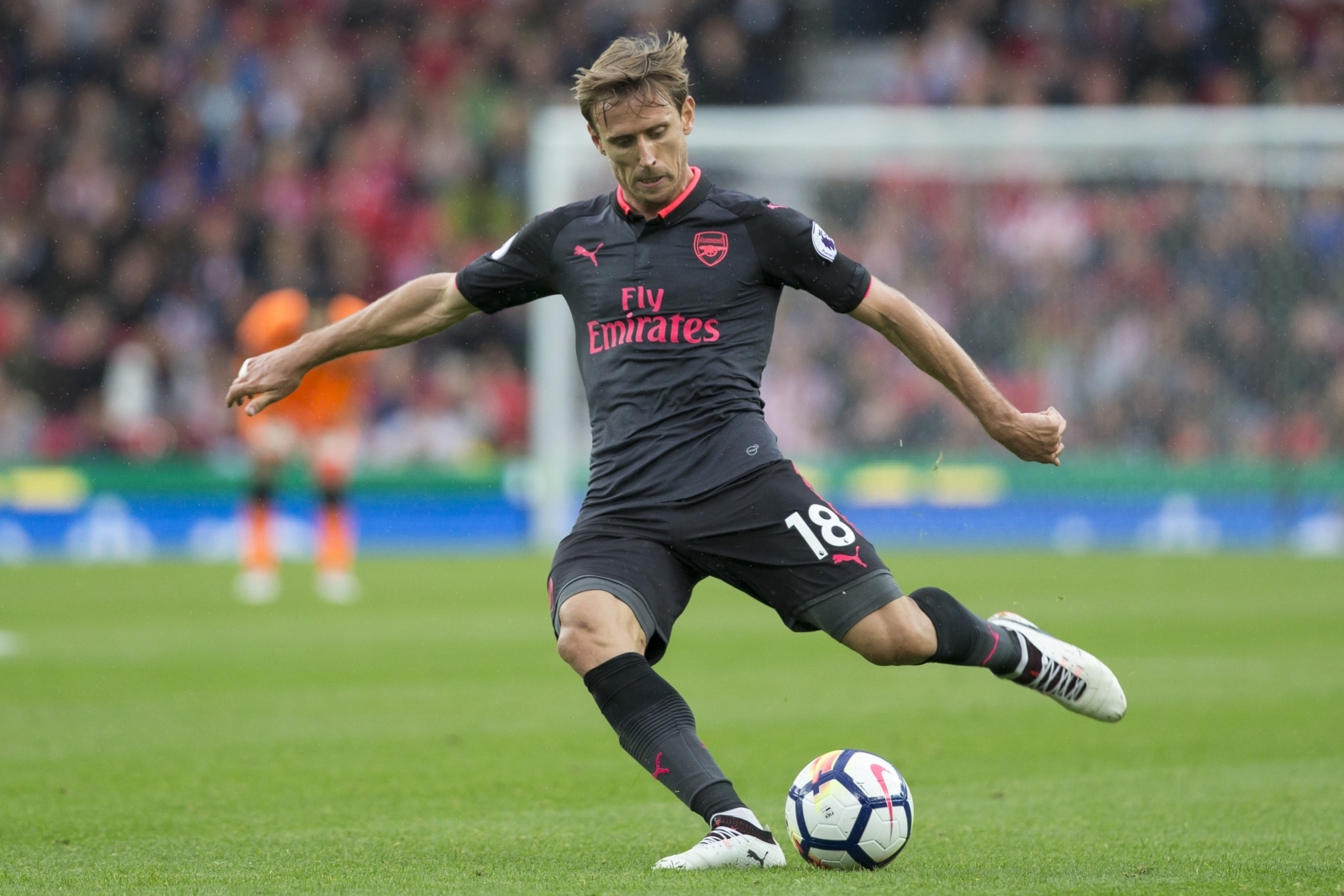 Nacho Monreal admits 'everything is a bit difficult' at Arsenal as he ...