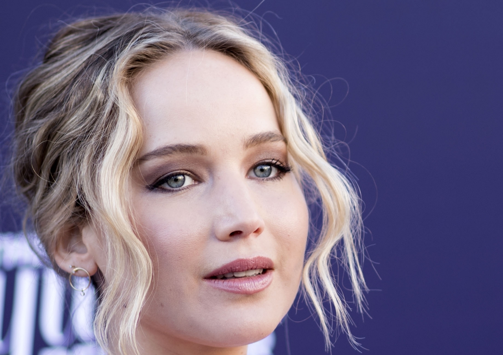 Jennifer Lawrence sends temperatures soaring in see-through lace gown ...