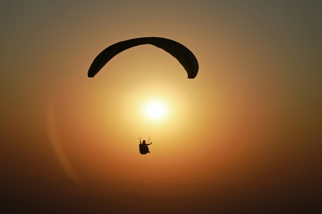 Woman Dies After Paragliding Accident In India IBTimes UK Woman Dies After Paragliding Accident In India IBTimes UK