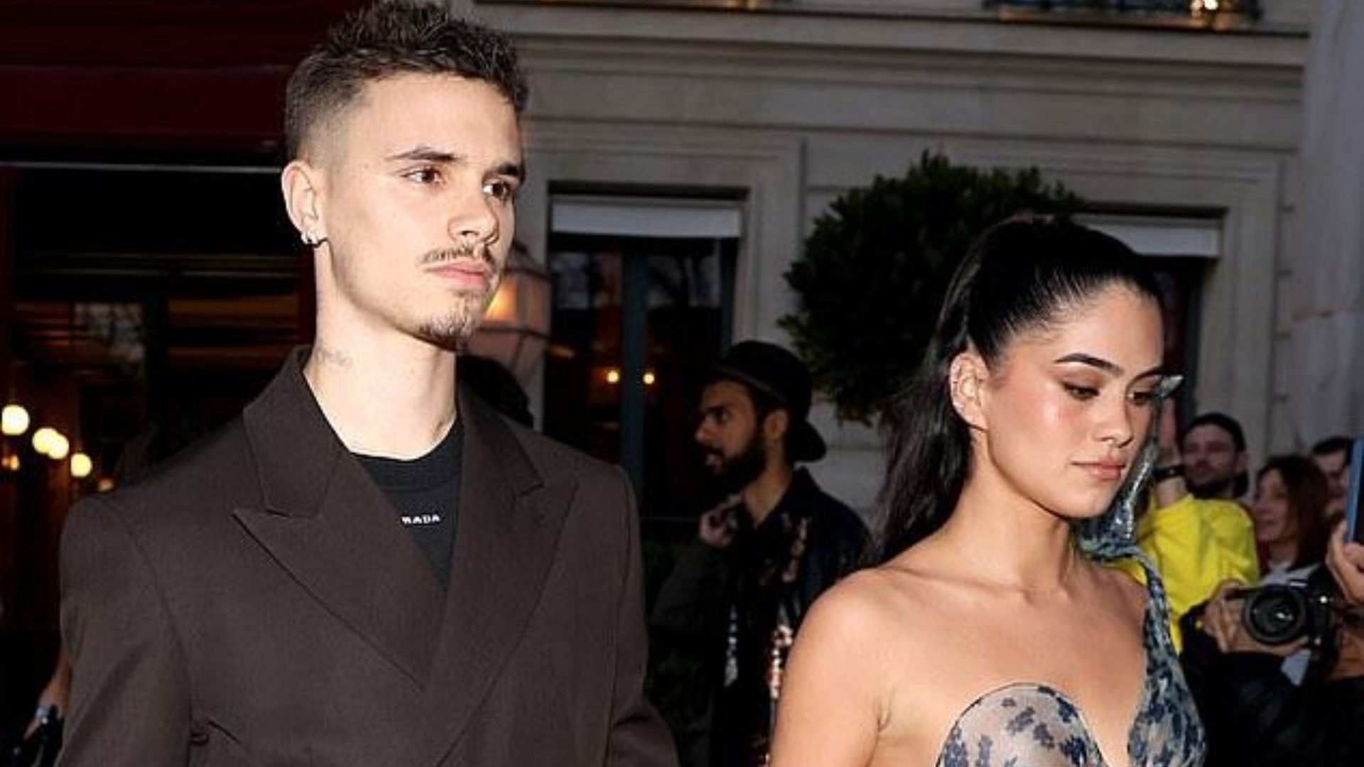 10 Fotos von Kim Turnbull: Romeo Beckham schwärmt von den Bikini-Schnappschüssen seiner Ex fünf ...