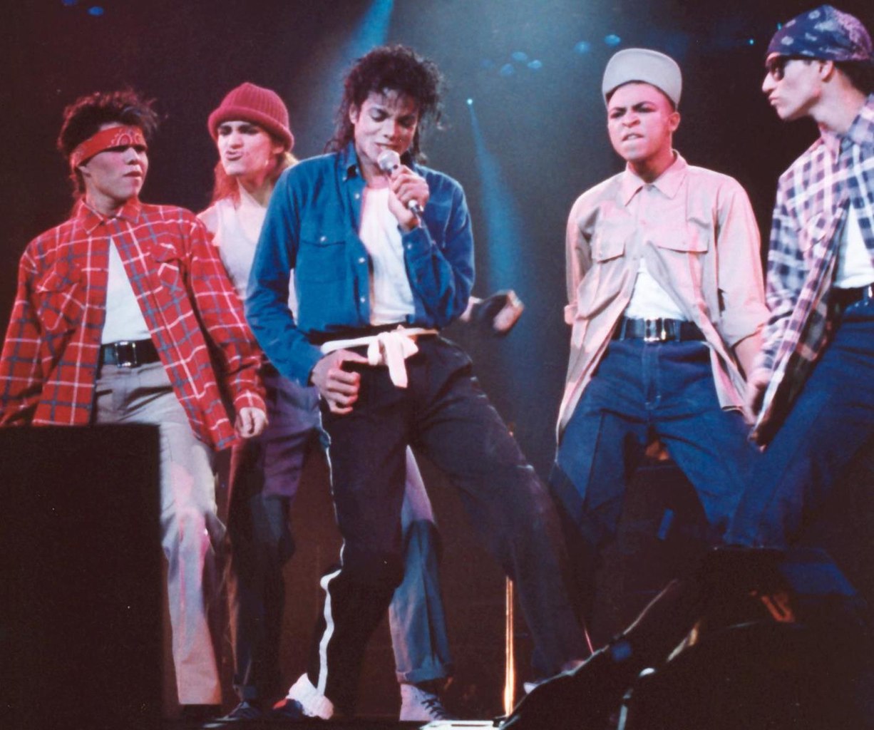 Michael Jackson Biopic Scandal: Estate Allegedly 'Paid Victims' £2M to ...