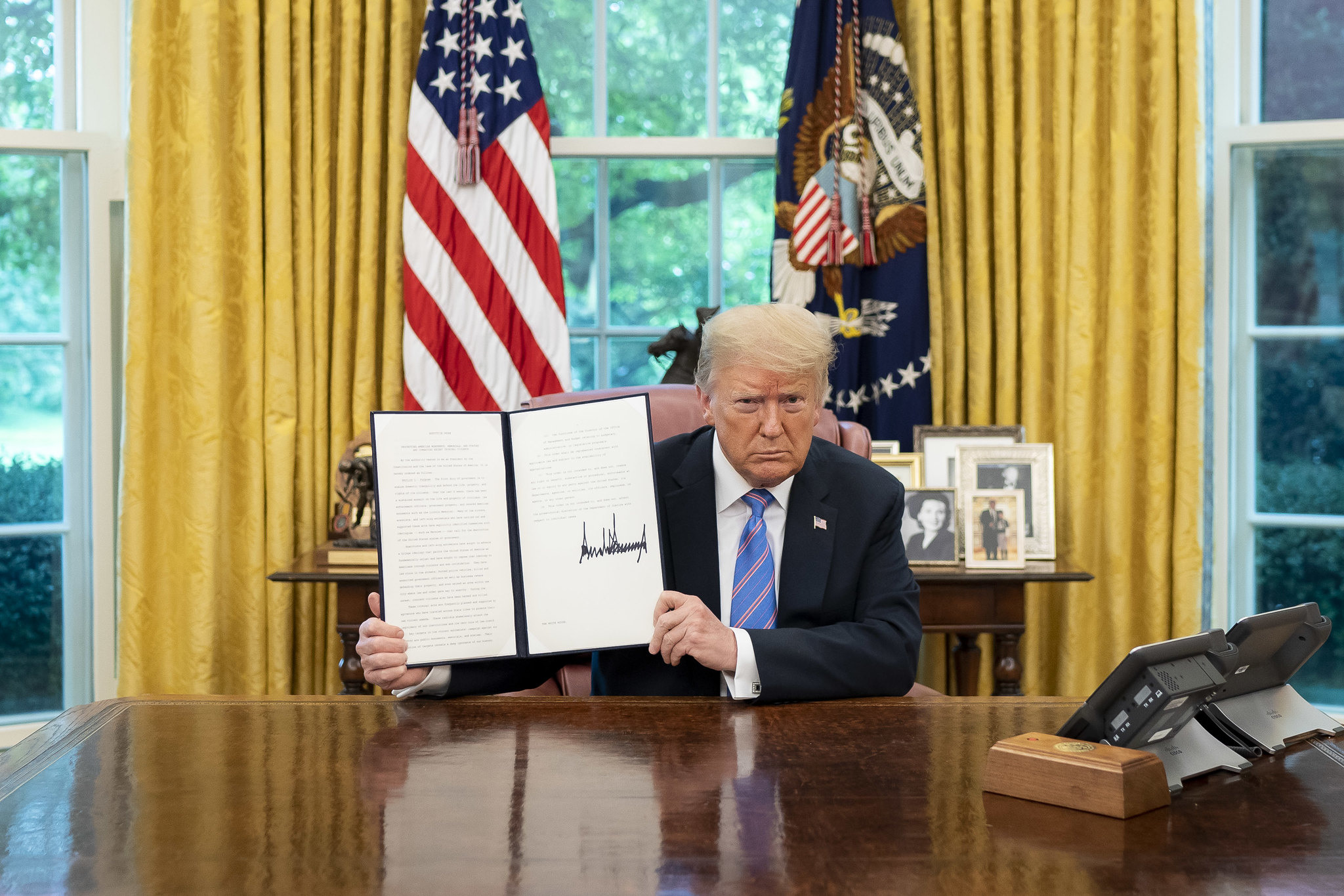Donald Trump Is 'More Dangerous' Due to 'Unbelonging', Psychiatrist ...