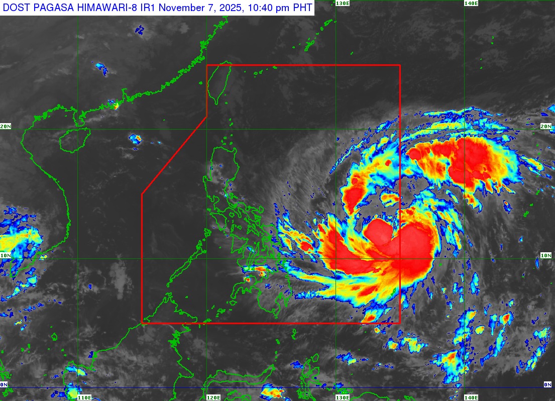 Typhoon Uwan: PAGASA Warns Its 1,400km Breadth Threatens Batanes to ...