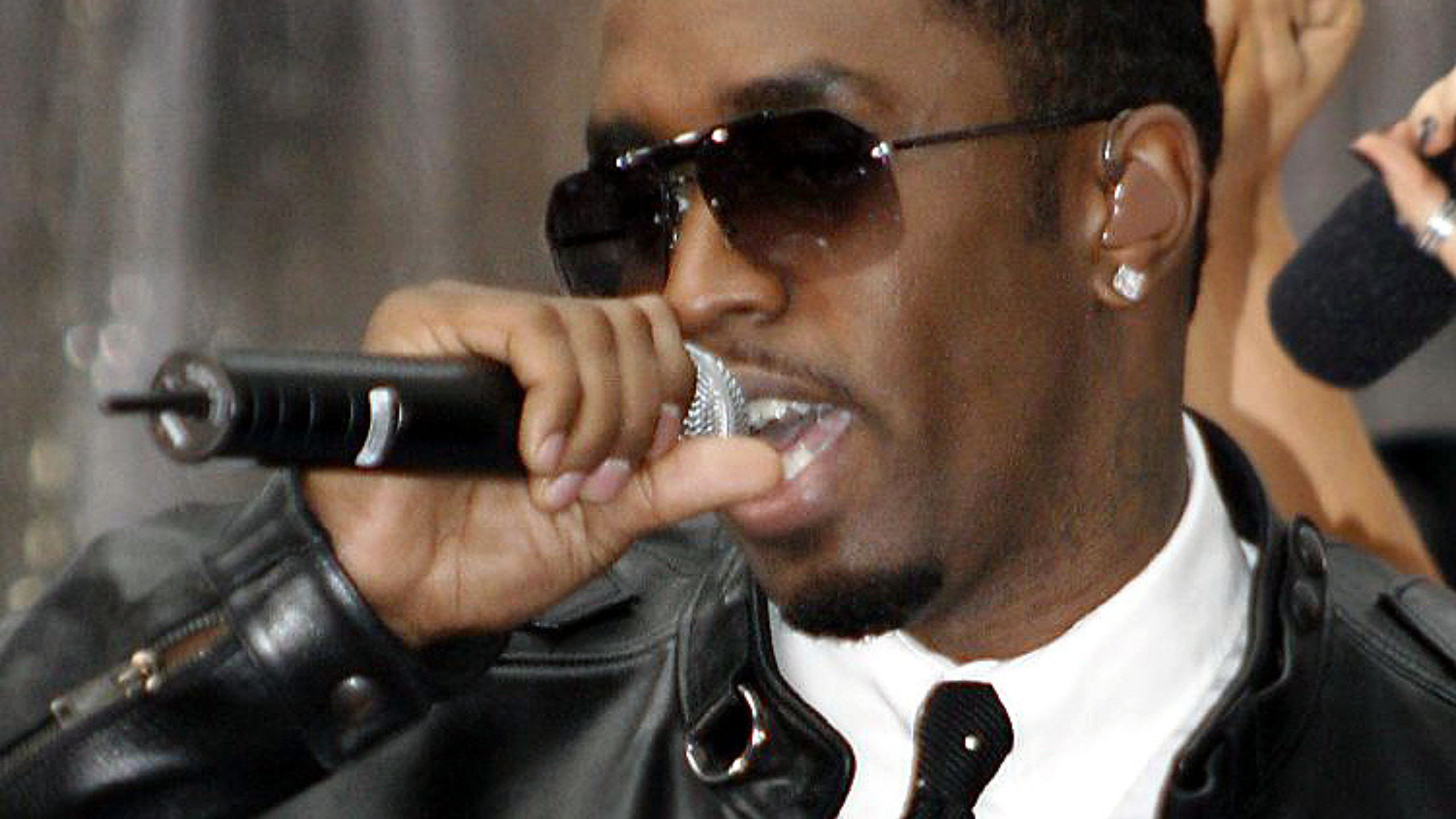 Diddy Doc War: Marlon Wayans Questions 50 Cent's Motives — Rapper Hits Back | IBTimes UK