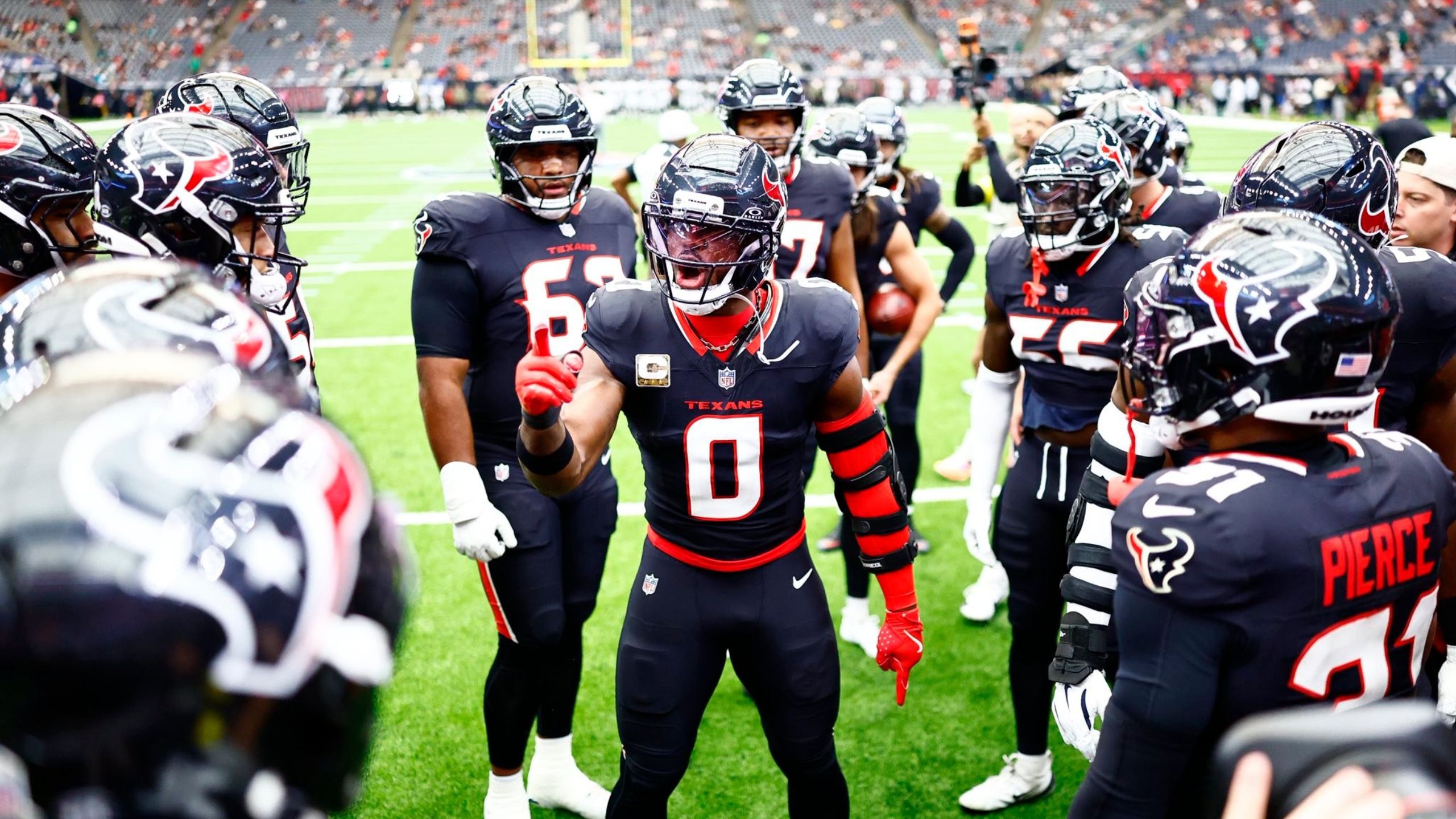 Jaguars Squander 19-Point Lead Against Texans in a Dramatic Comeback ...