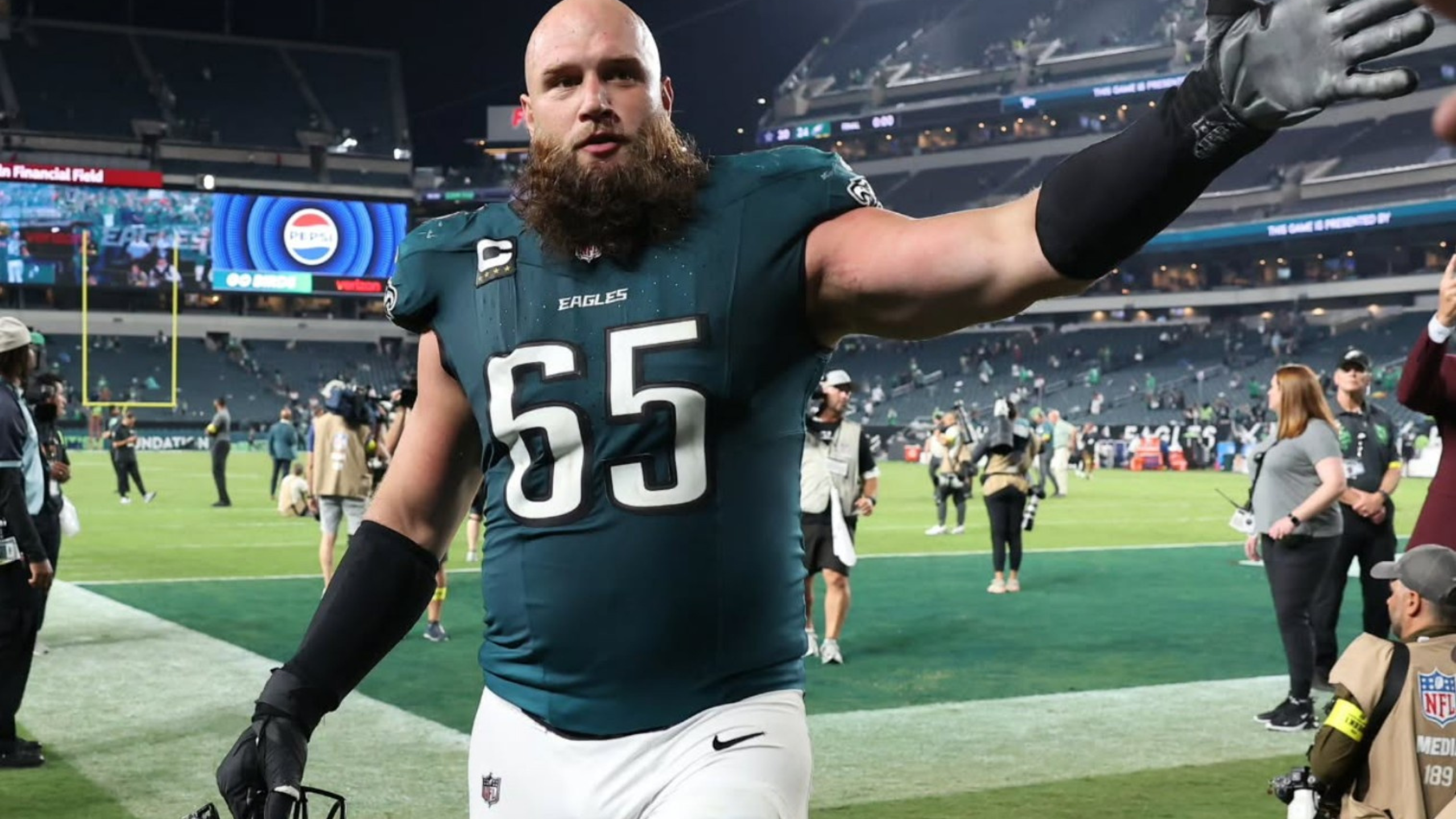 Lane Johnson Injury Update: 'Questionable to Return' — When Will He be ...