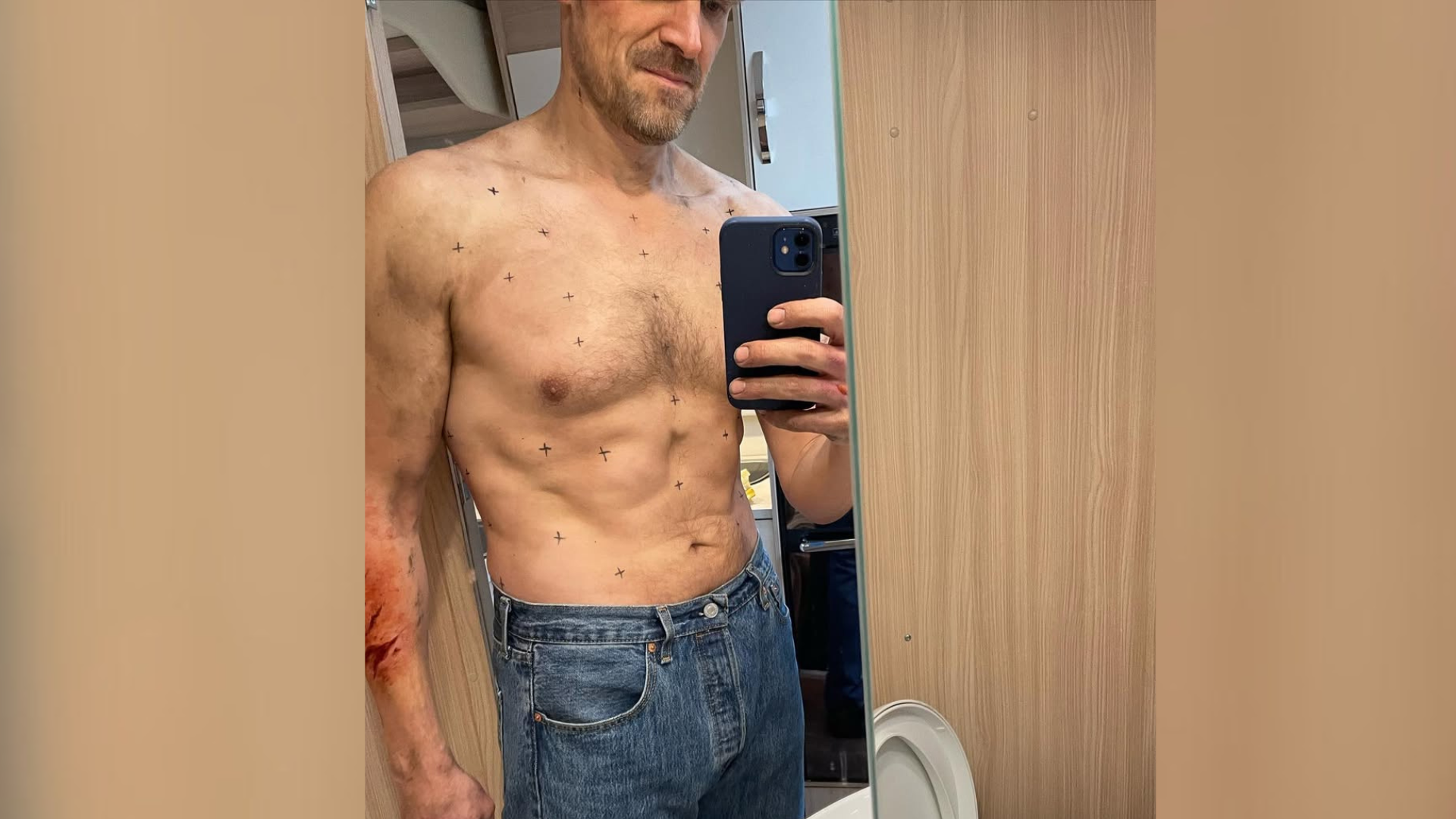 David Harbour debuts slimmer physique for new role while navigating ...