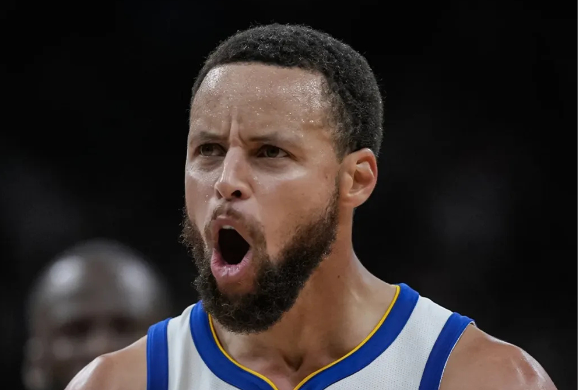 Steph Curry Steps Out in Devin Booker's Nike Shoes as Suns Star Courts ...