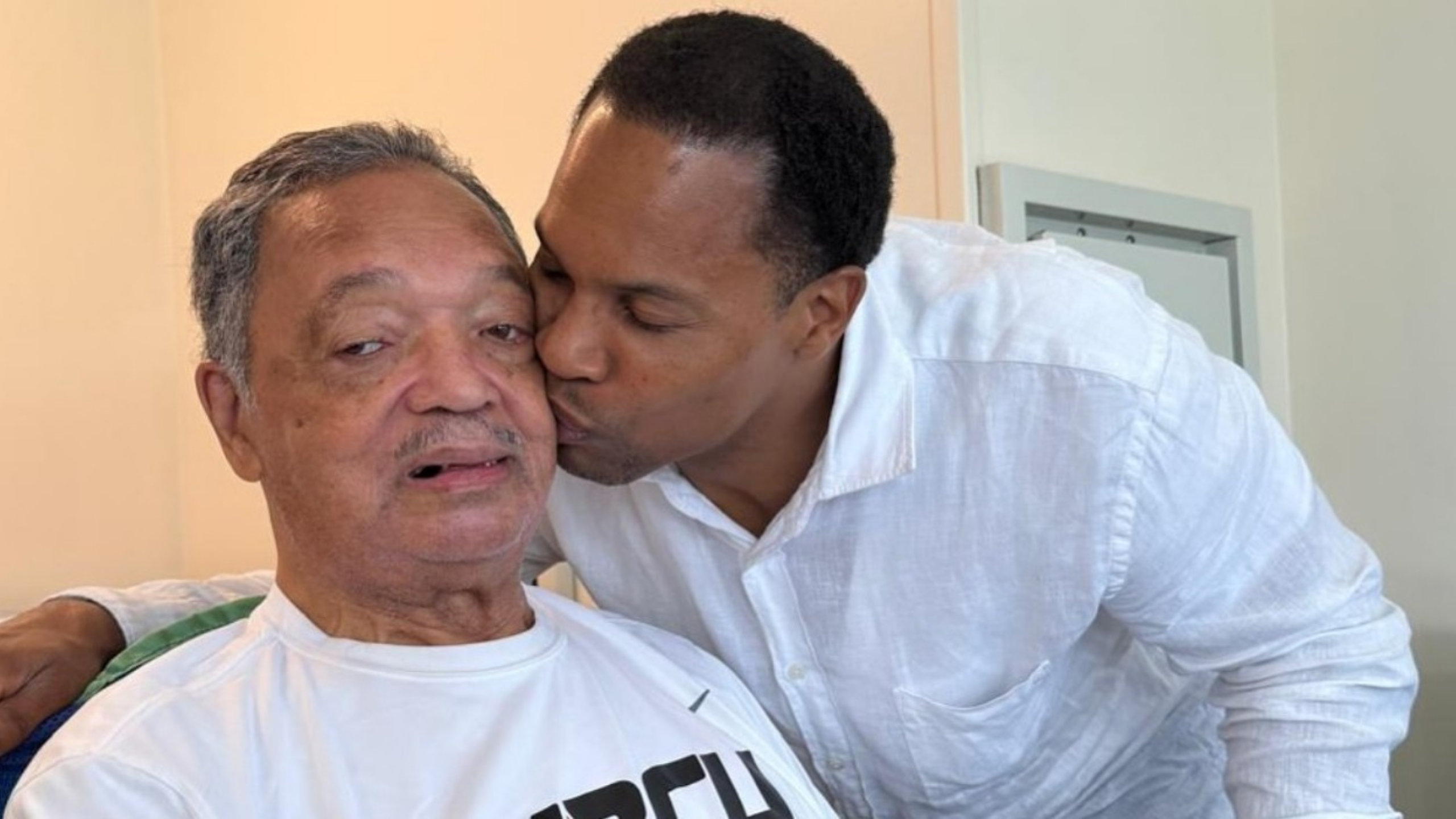 Rev. Jesse Jackson in Hospital at 84 as Family Reveals He Is Breathing Without Machines | IBTimes UK